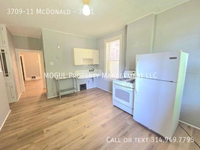 Tower Grove South 1 bedroom w/ central ac