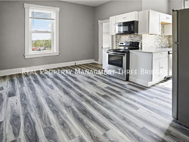 Tower Grove South 1br Upstairs Apartment