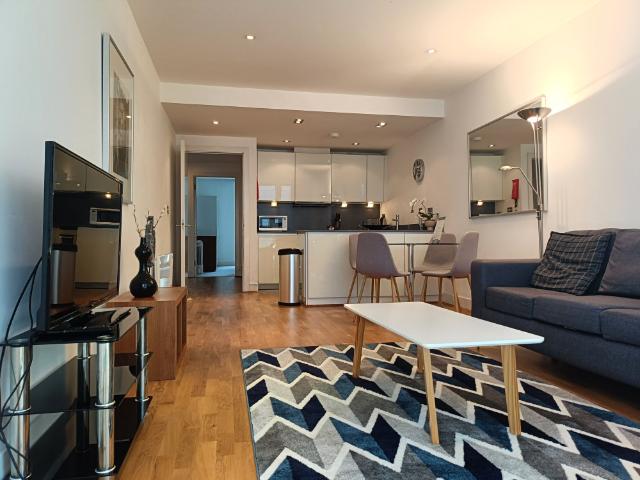 Tower Hill Deluxe Two Bedroom Apartment Has an Apartment