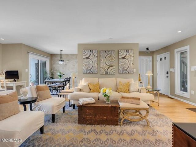Tower Hill Dr, Red Bank, Home For Sale