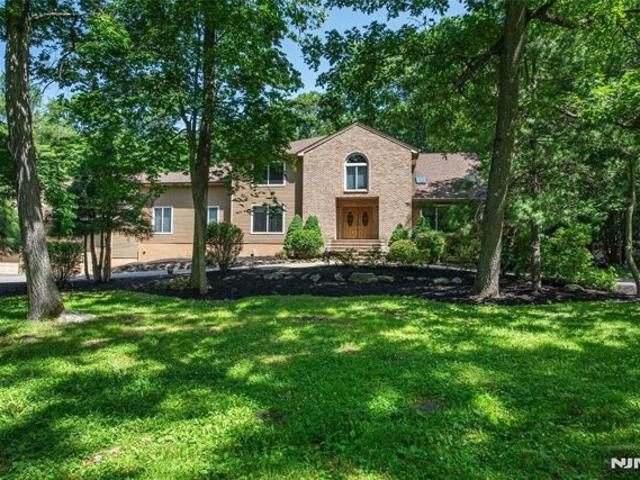 Tower Hill Ln, Kinnelon, Home For Sale