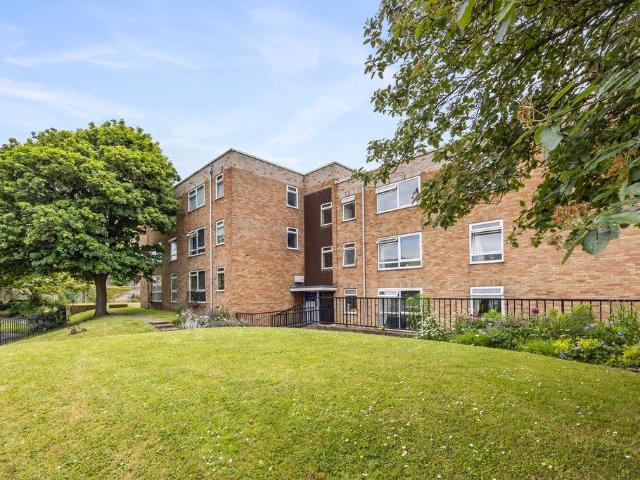 Tower Road, Brighton BN2, Studio to rent, £925 pcm | PrimeLocation