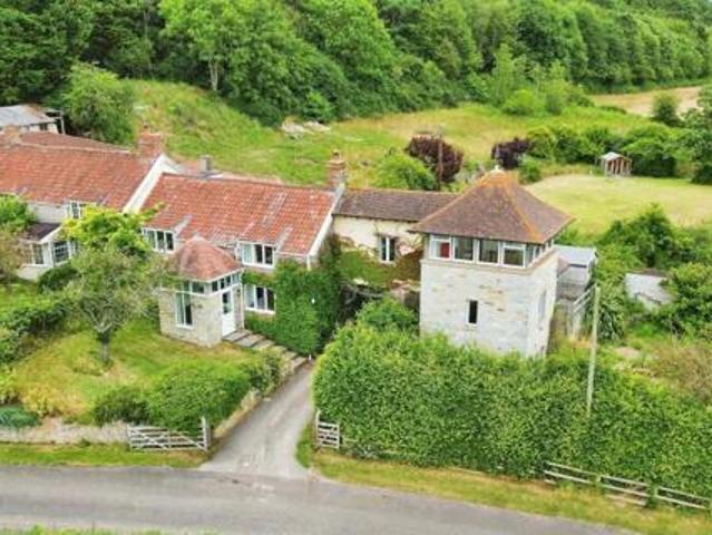 Tower Road, Stawell, 5 Bedroom Semi detached