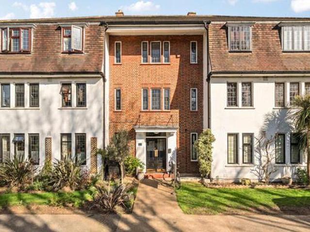Tower Road, Strawberry Hill, 2 Bedroom Flat