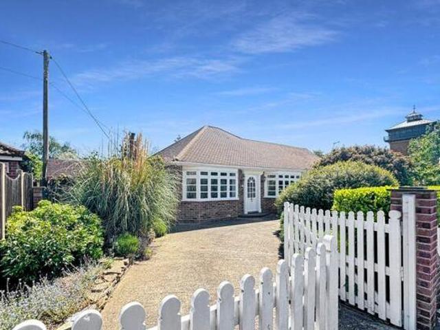 Tower Road, Wivenhoe, 2 Bedroom Detached