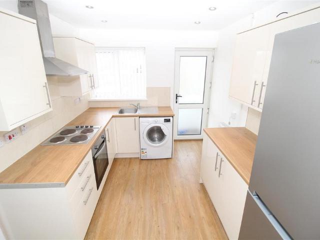 Tower Street, Pontypridd CF37 4 bed terraced house to rent £1,280 pcm £295 pw