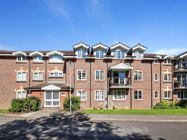 Towergate, London Road, Brighton BN1, 2 bed flat to rent, £1,395 pcm | PrimeLocation