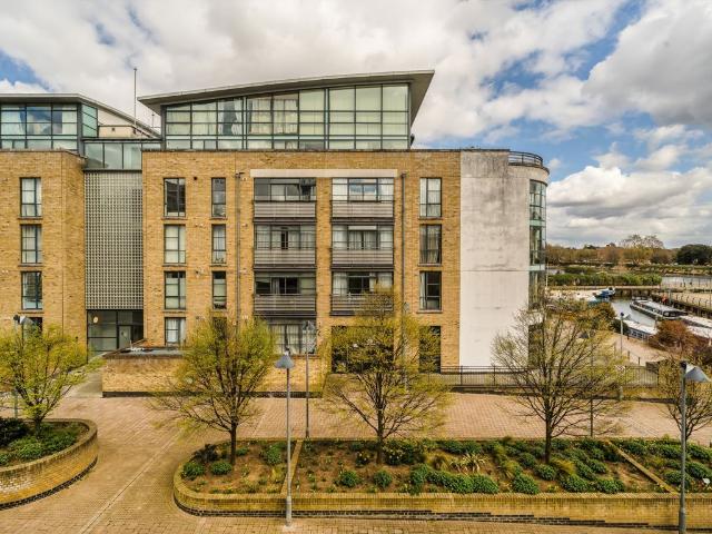 Town Meadow, Brentford TW8, 3 bed flat to rent, £2,999 pcm | PrimeLocation