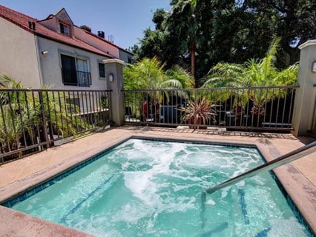 Town Center Apartments 2 Bed Townhome
