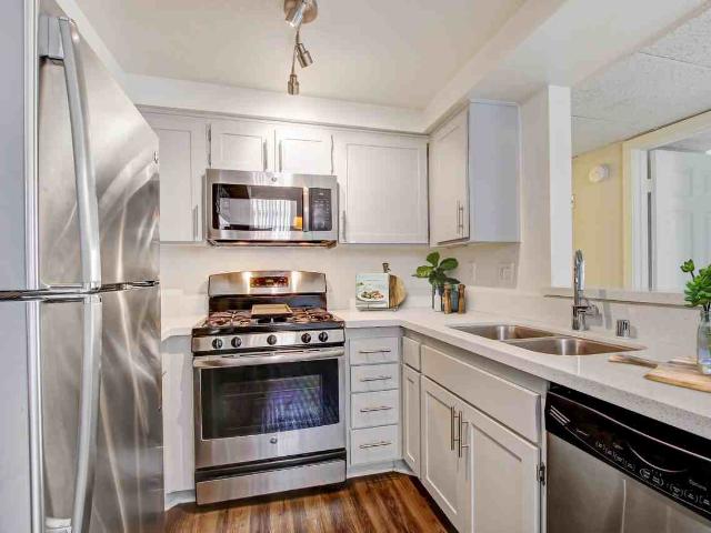 Town Center Apartments 2 Bedroom Apartment for Rent at 333 Andover Dr, Burbank, CA 91504