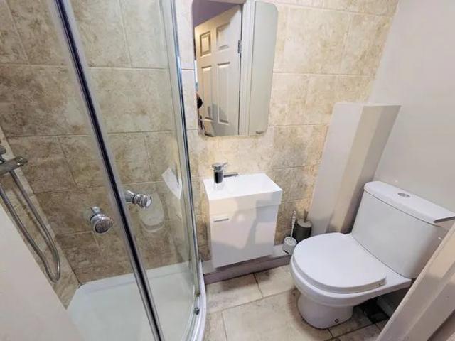Town Centre 0 bedroom house share to rent