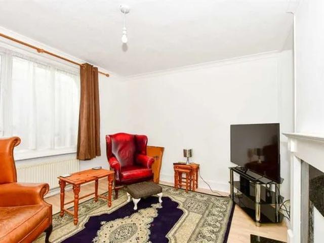Town centre 1 bedroom house to rent