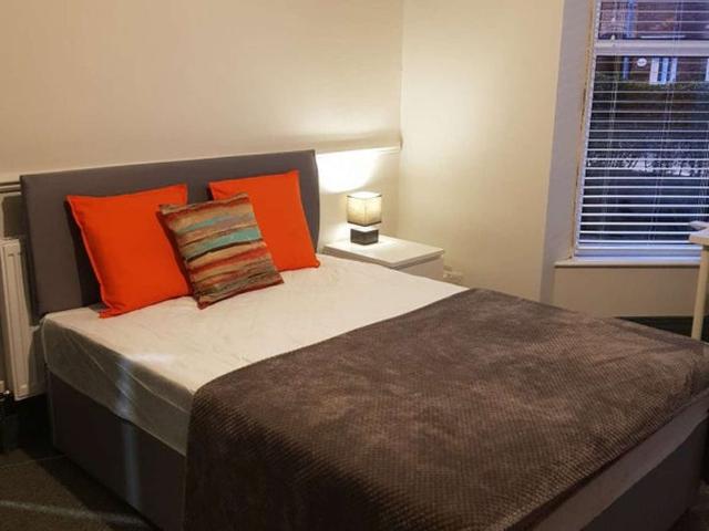 Town Centre Property Room 4