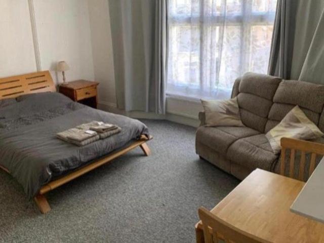 Town centre studio apartment