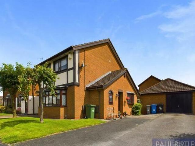 Town Gate Drive, Flixton, 3 Bedroom Detached