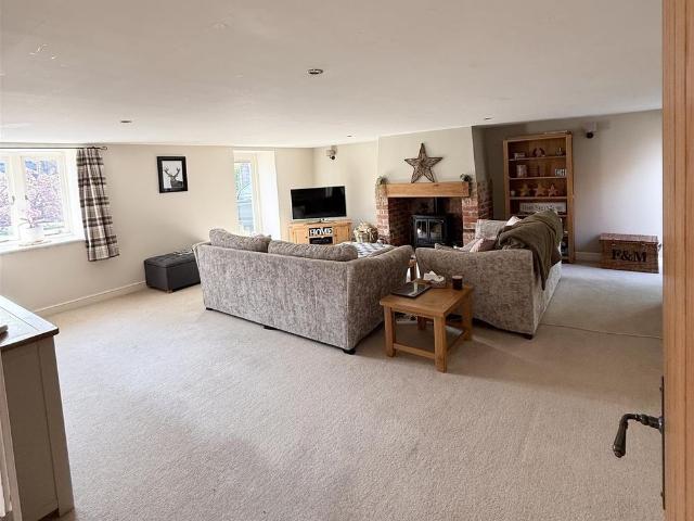 Town House Court, Madley