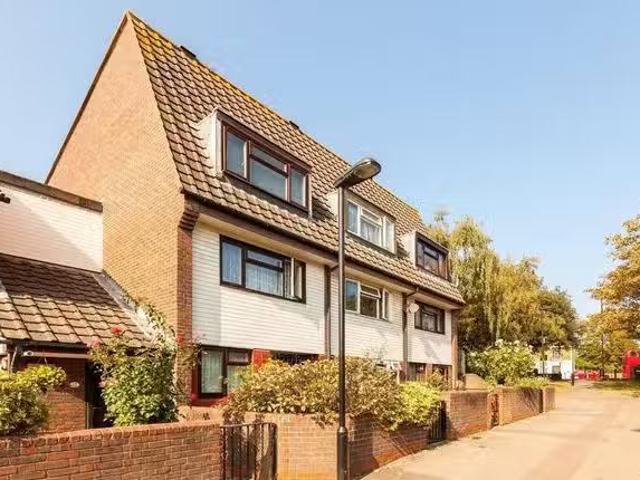 Town house to rent in Grand Walk, Solebay Street, Mile End, Lo.