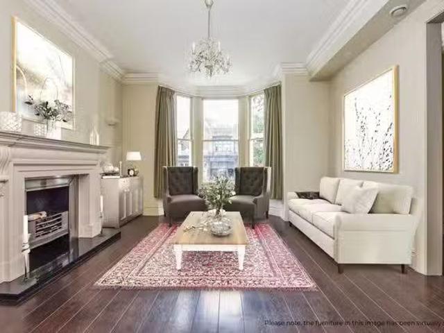 Town house to rent in Friars Stile Road, Richmond TW10