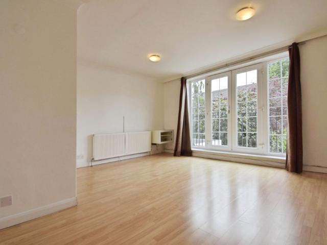 Town House to rent Thirlmere Rise, Bromley, BR1