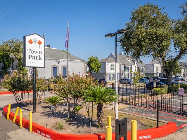 Town Park Apartments 2 Bedroom Apartment for Rent at 10201 Harwin Dr, Houston, TX 77036 Sharpstown