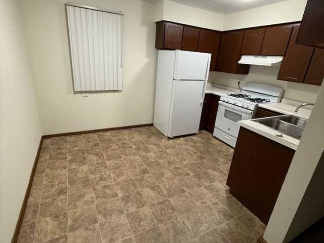 Town Properties 3 Bedroom Apartment for Rent at 1121 1121 1129 79th Avenue NE, Spring Lake Park, MN 55432