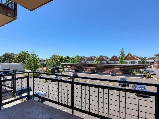 Town Square on Broadway LLC 2 Bedroom Apartment for Rent at 1127 Broadway St Ne, Salem, OR 97301 Grant