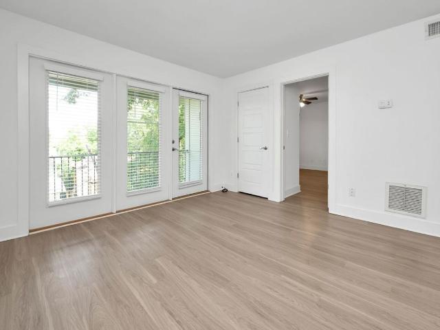 Towncrest Apartments 1 Bedroom Apartment for Rent at 1501 16th Ave S, Birmingham, AL 35205 Five Points South