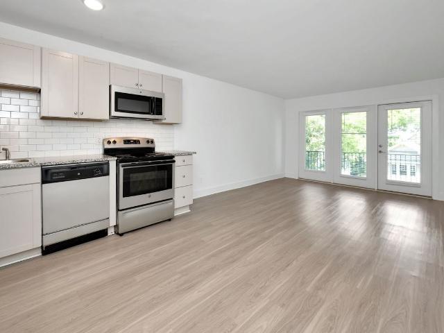 Towncrest Apartments 1 Bedroom Apartment for Rent at 1501 16th Ave S, Birmingham, AL 35205 Five Points South