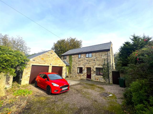 Towngate, Thurlstone, Sheffield, S36 9RH