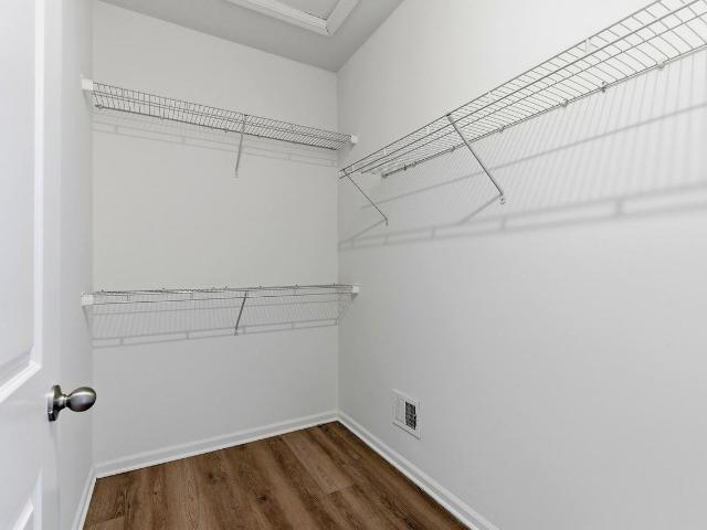 Towne Center Apartments 1 Bedroom Apartment for Rent at 29400 Towne Center Cir, Warren, MI 48093 Northeast Warren