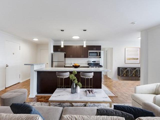 Towne House Apartments 2 Bedrooms, 1.5 Baths C/J