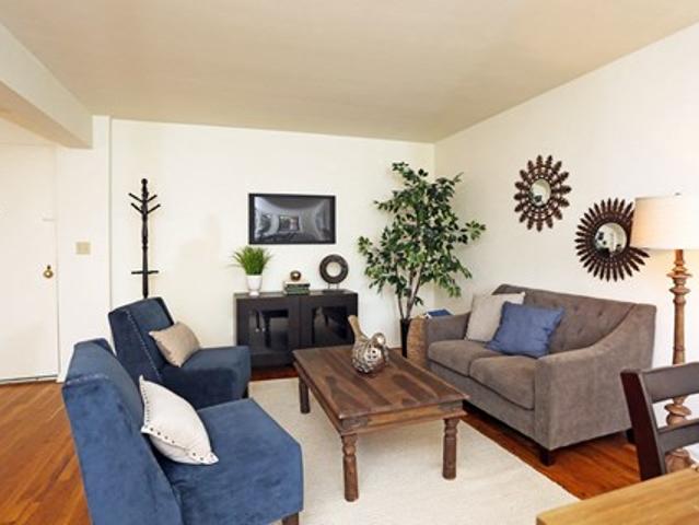 Towne House Apartments 2 Bedrooms, 1 Bath D
