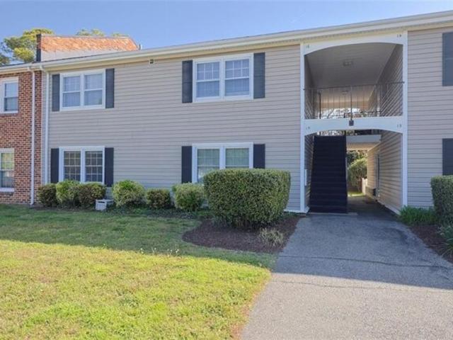Towne Square Dr, Newport News, Flat For Sale