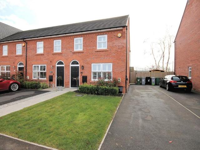 Townfield Place, Chelford 3 bed terraced house to rent £1,550 pcm £358 pw