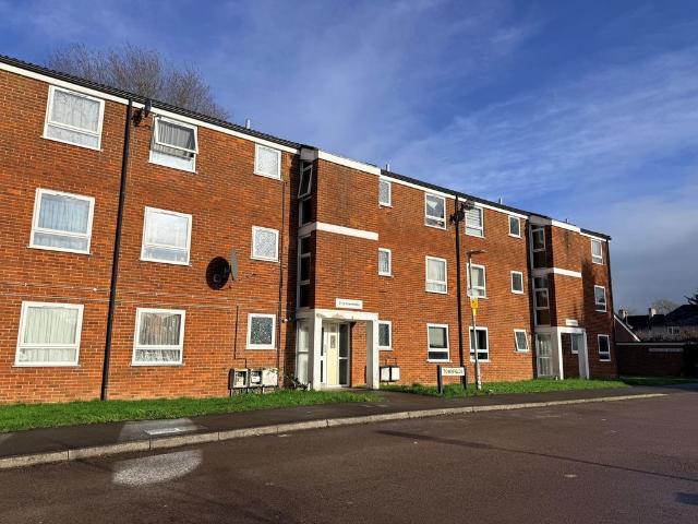 Townfields, Hatfield AL10, 1 bed flat to rent, £1,150 pcm | PrimeLocation