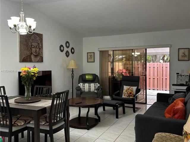 townhouse 3 bedroom, Miami FL 33175 DS88068905