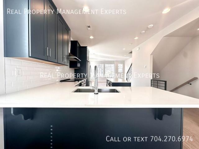 townhouse 3 bedroom, Charlotte NC 28217 DS88505104