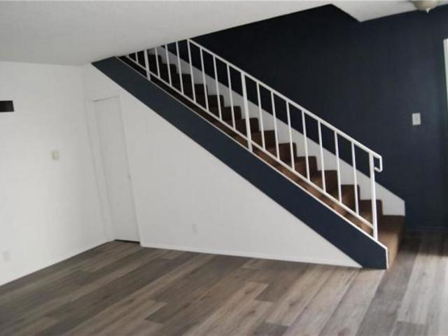 townhouse 3 bedroom, Hawthorne CA 90250 DS87465821