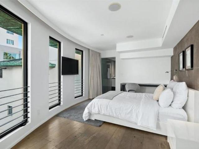 townhouse 3 bedroom, Santa Monica CA 90401 DS87752210