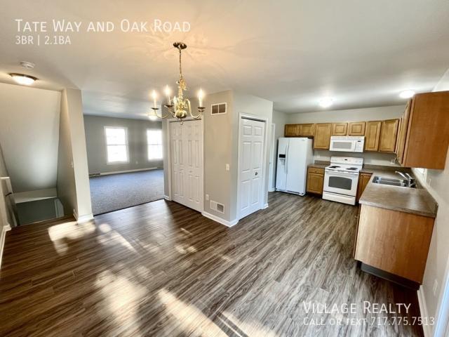 townhouse 3 bedroom, York PA 17402 DS88352698