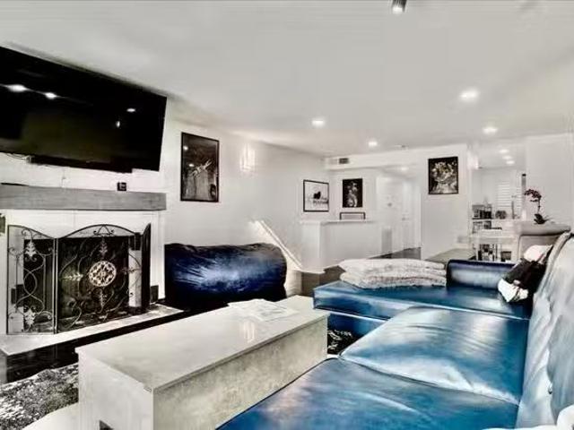 Townhouse 1 bedrooms in West Hollywood
