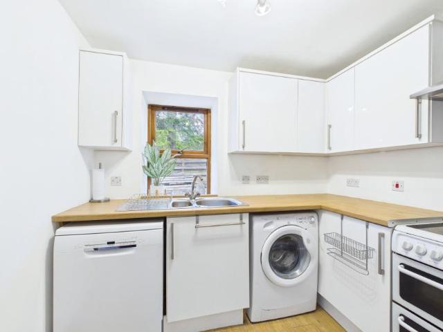 Townhouse 2 Bedroom For Sale Boat Of Garten Boat Of Garten 170000 ES102952197