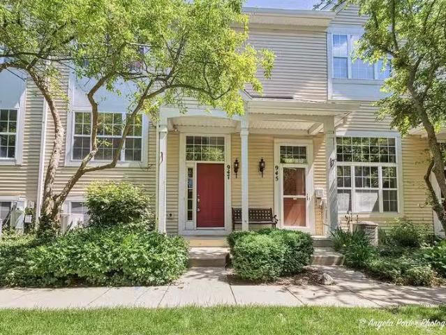 Townhouse 2 Story, Townhouse trilevel Waukegan, IL 947 S Da.