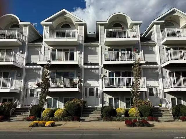 Townhouse, Contemporary Long Beach, NY 269 E Broadway #UPPER