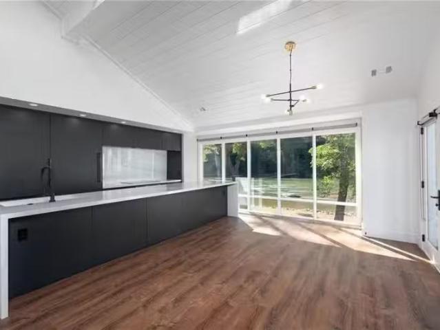Townhouse Atlanta, GA 1041 Riverbend Club Dr Se