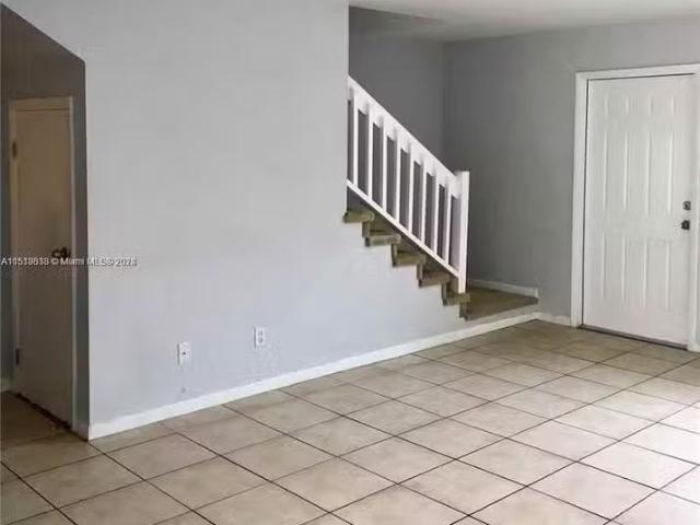 Townhouse Green Acres, FL 1301 Riverside Dr