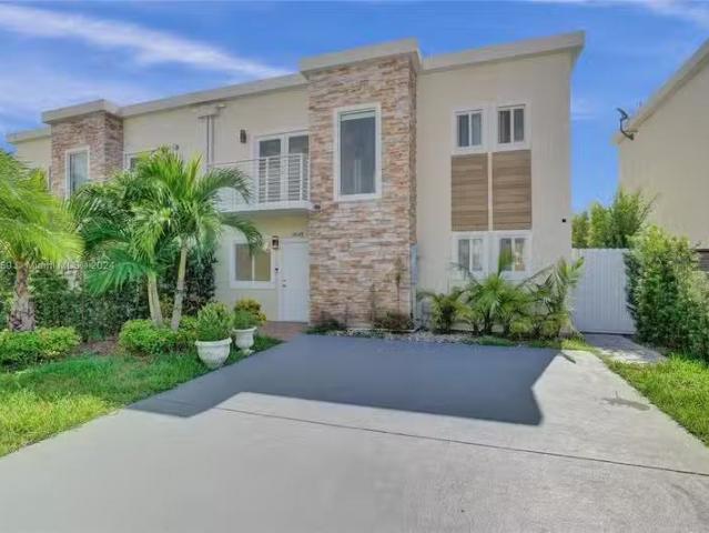 Townhouse Homestead, FL 26149 Sw 135th Ct