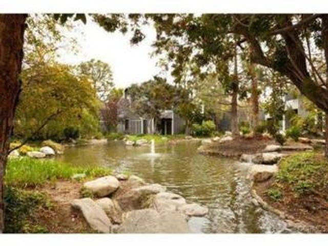 Townhouse in harbor city