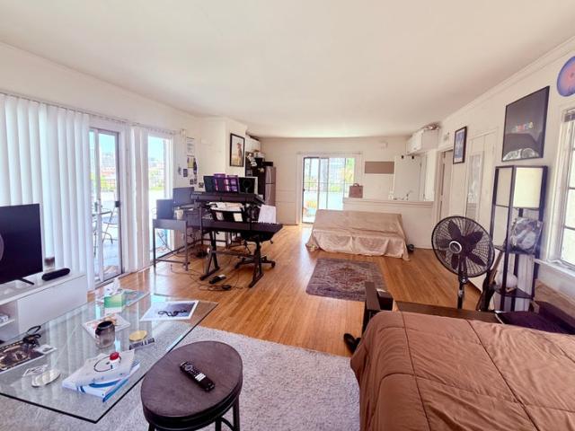 Townhouse in Westwood
