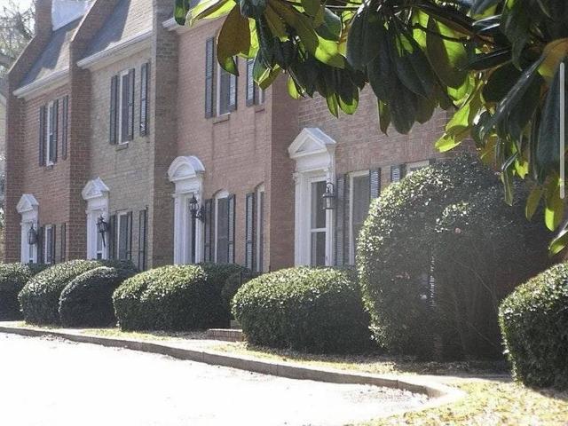 Townhouse located on campus!